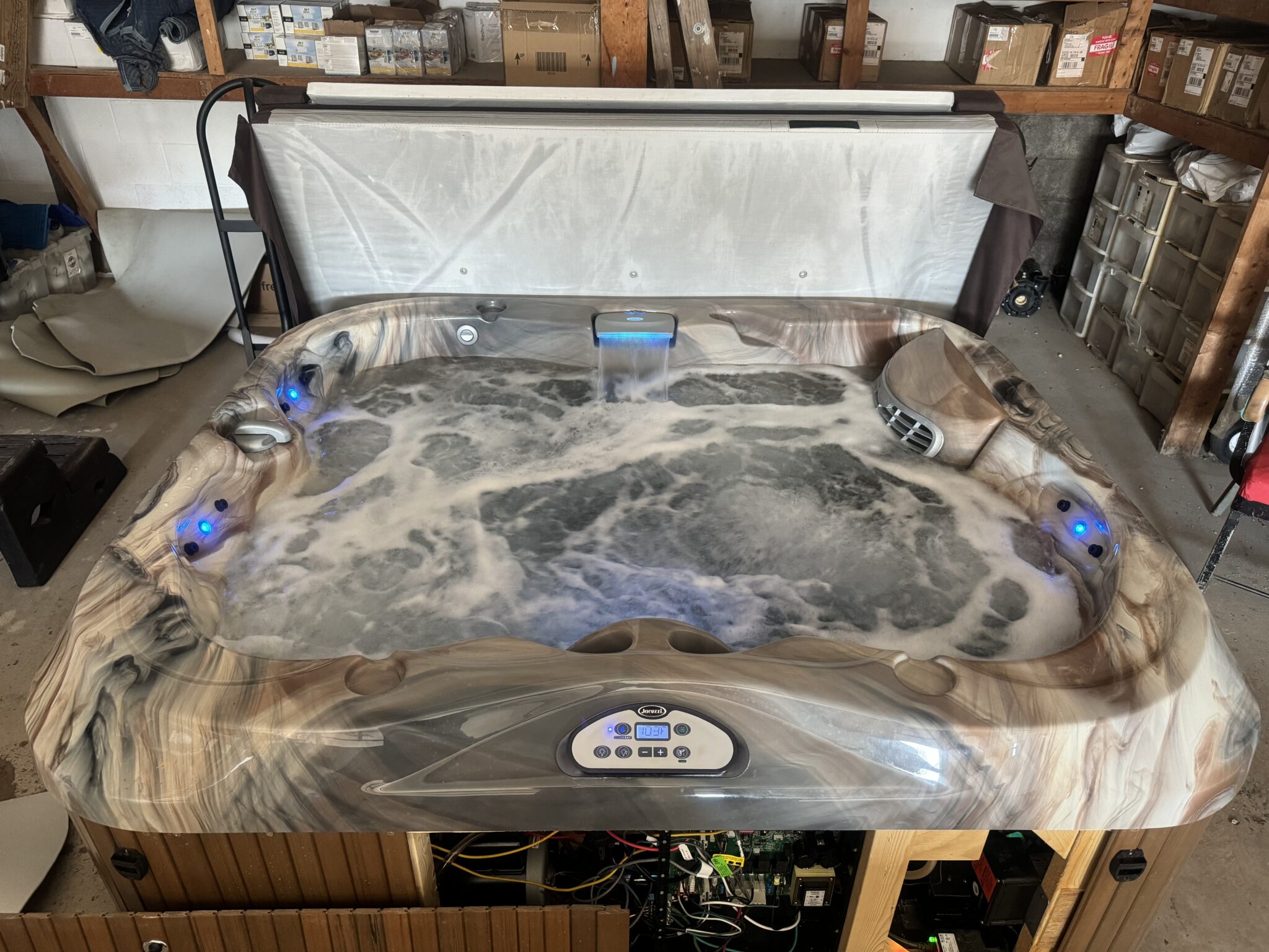 Pre-Owned Hot Tubs - Crystal Pools, Inc.