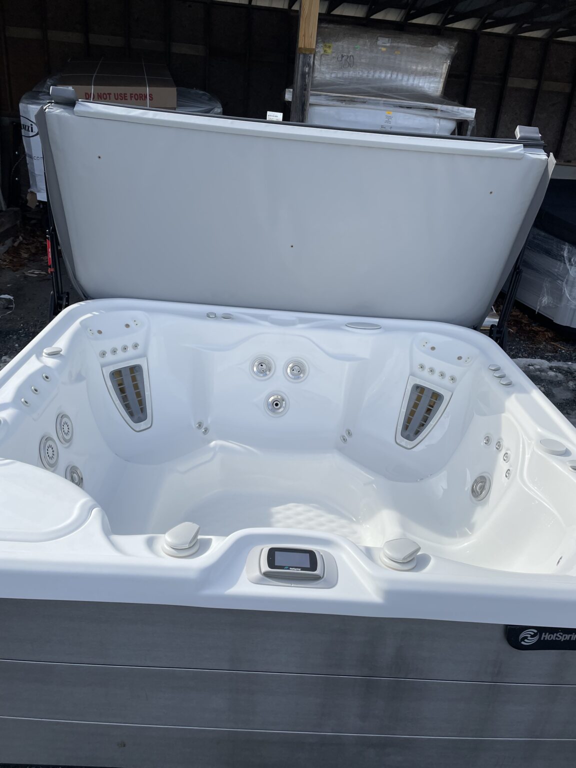 Pre-Owned Hot Tubs - Crystal Pools, Inc.